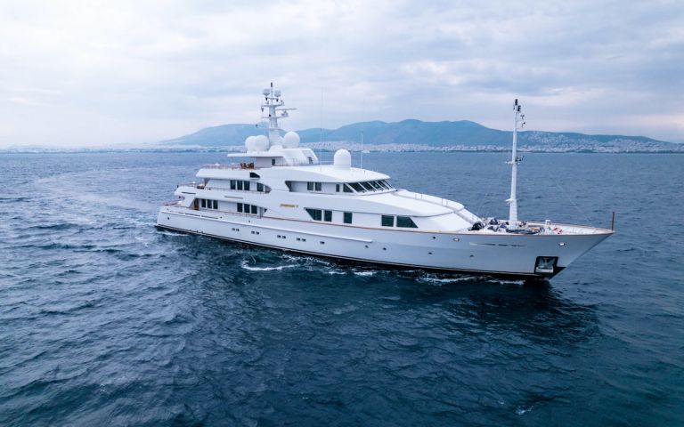 Luxury motor yachts for sale | YACHTZOO