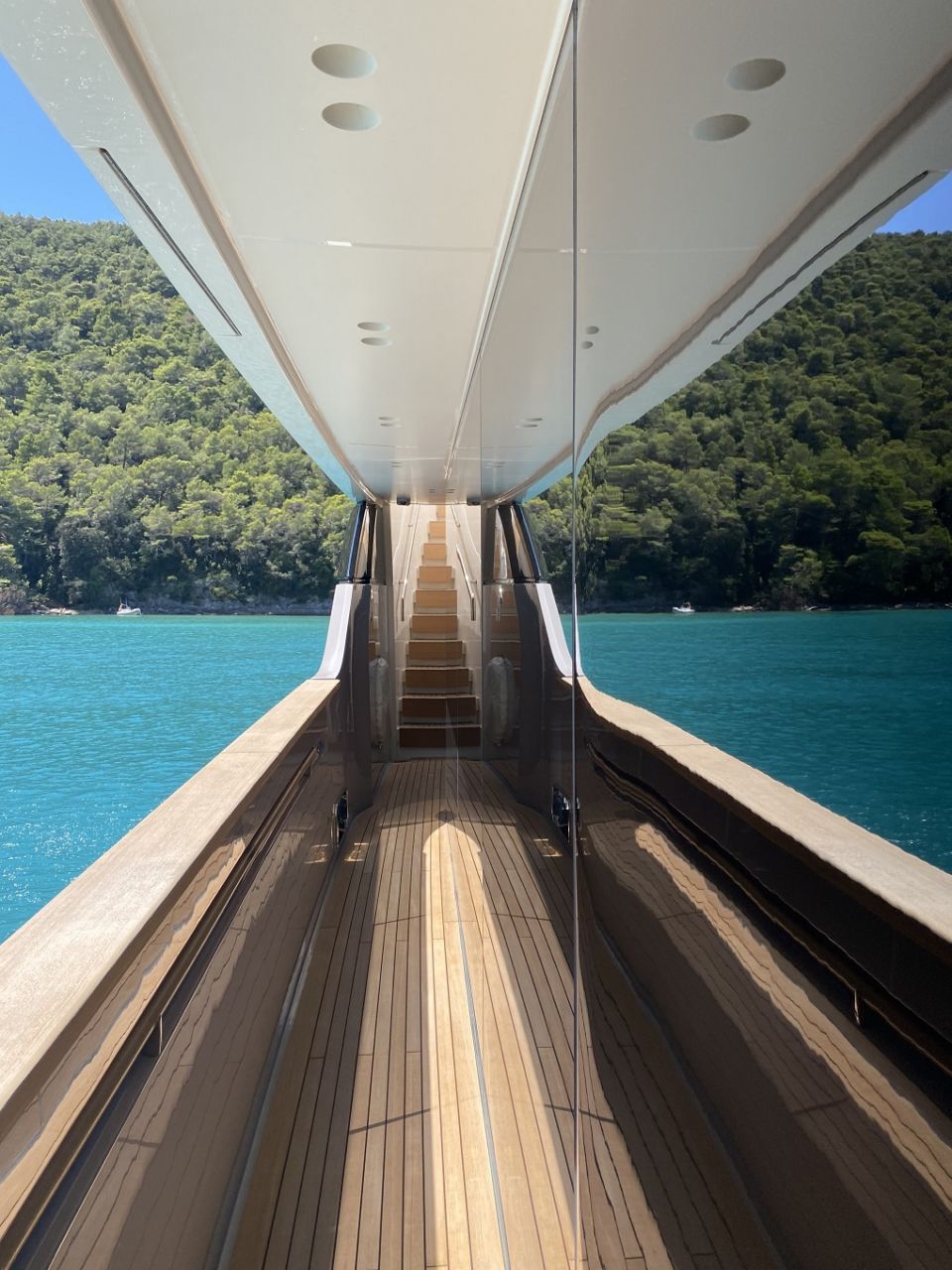 M/Y INVICTUS Yacht for Charter | YACHTZOO