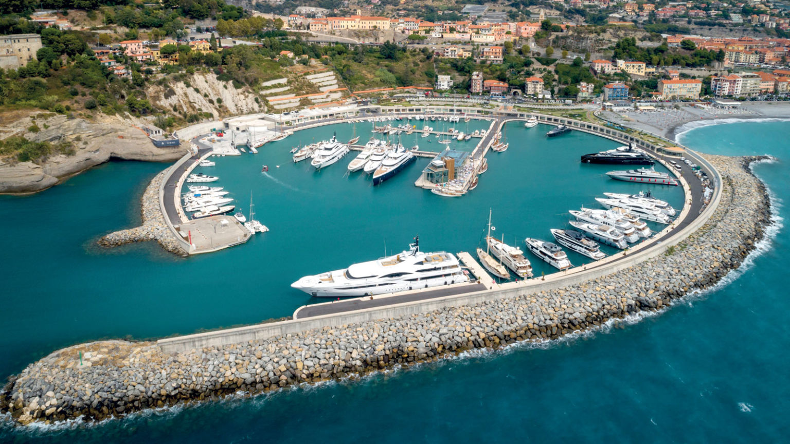 Yacht & Superyacht Berths: For Sale & Lease | YACHTZOO