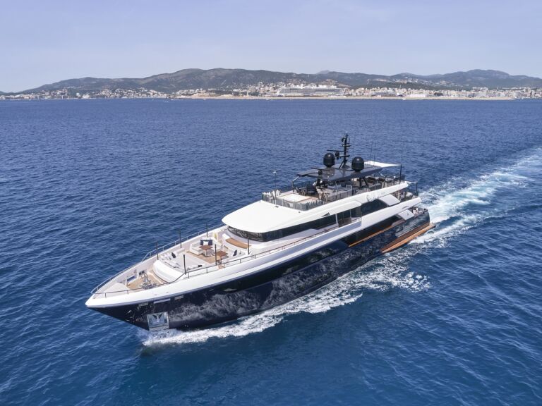 Luxury Superyachts & Megayachts for Sale | YACHTZOO