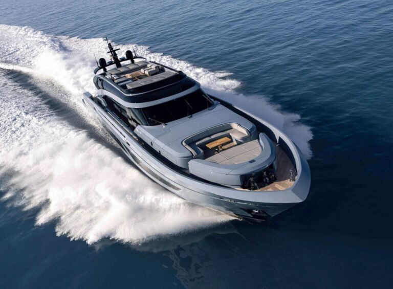 Luxury Superyachts & Megayachts for Sale | YACHTZOO