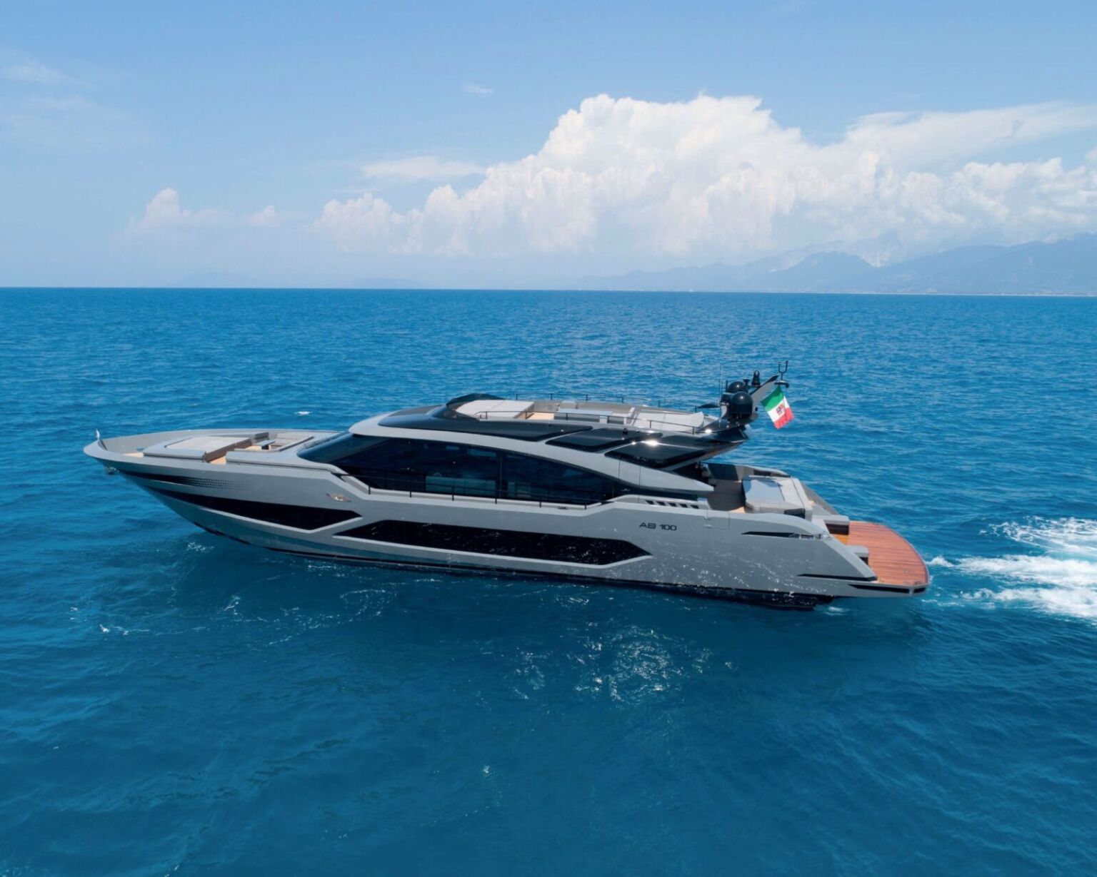 YACHTZOO | Specialists in Luxury Yachts | Superyacht Brokerage